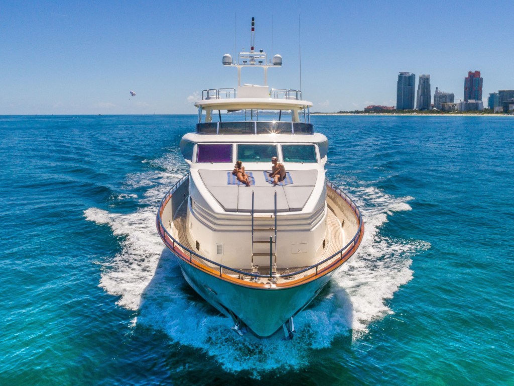 HORIZON 115' MEGA YACHT - Miami Yacht Rental - Boat Rental Miami