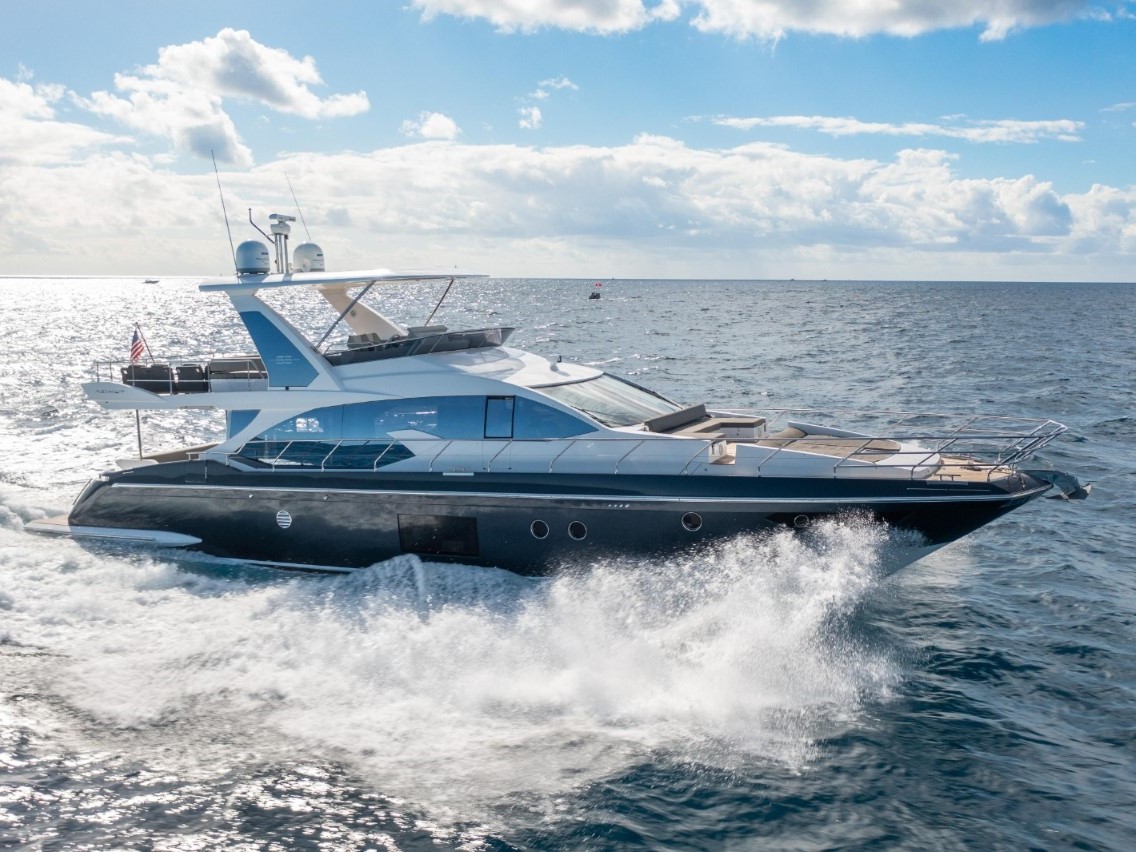 AZIMUT 70' - Miami Yacht Rental - Boat Rental Miami