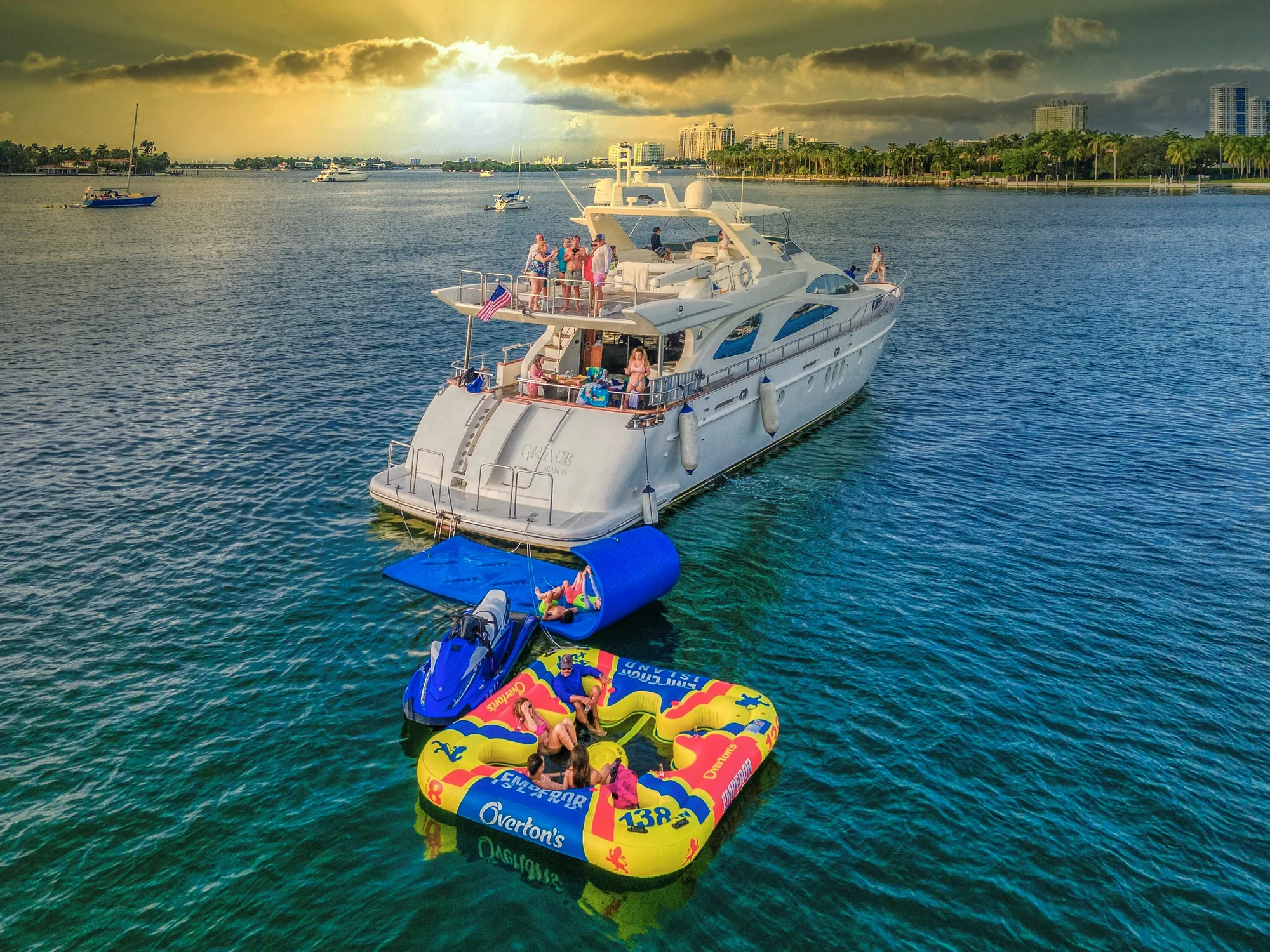 The Ultimate Guide to Private Boat Rentals - Miami Yacht Rental - Boat ...